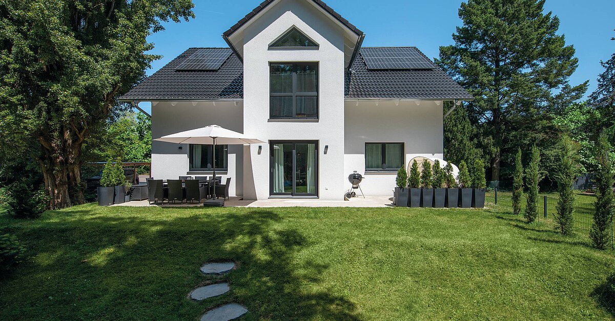 Satteldachhaus Mit Erker